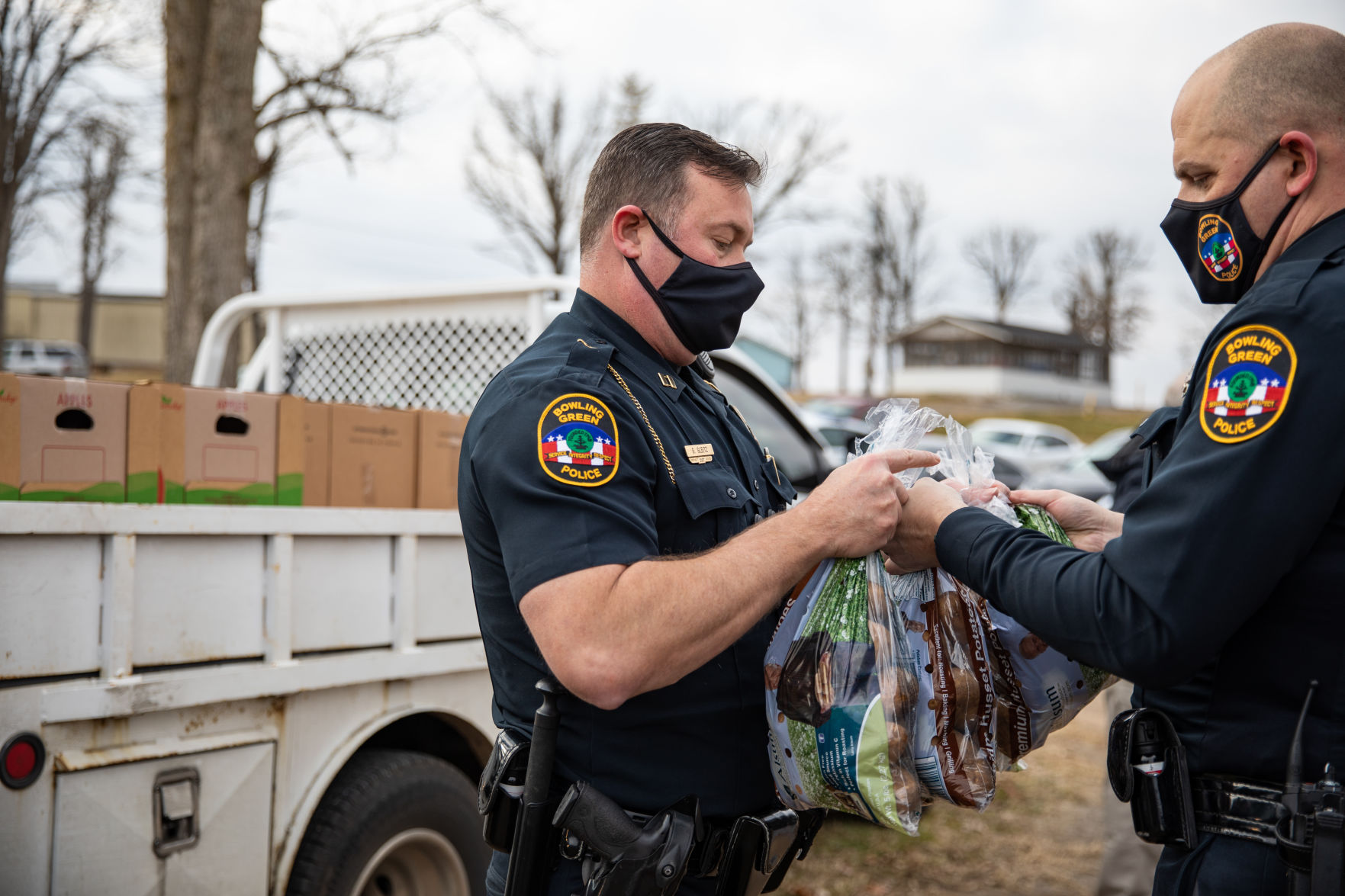 Food delivery ‘another way of serving’ for BGPD officers | Bowling ...