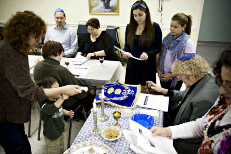 ‘This is our Jewish family’ | Bowling Green Daily News