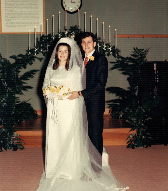 Harstons celebrate 50th anniverary | Bowling Green Daily News