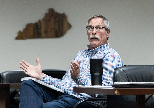 Simpson Judge-Exec, man blocked on Facebook reach settlement in suit ...