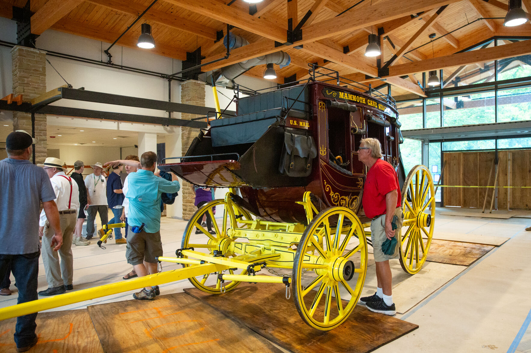 Restored stagecoach returns to Mammoth Cave | Bowling Green Daily News