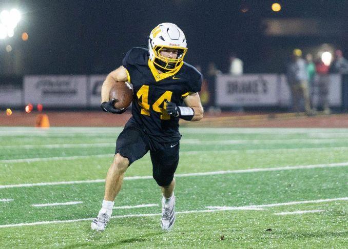 Gators find path through fog for playoff win | Bowling Green Daily News