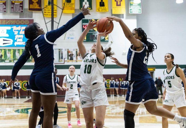 Short-handed Dragons roll to district win | Bowling Green Daily News