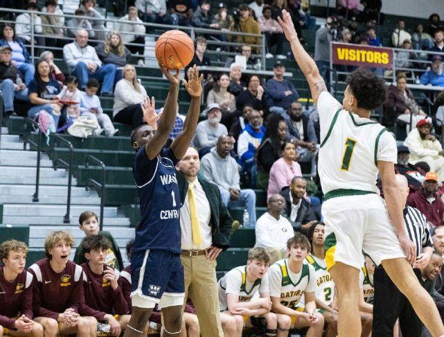 Short-handed Dragons roll to district win | Bowling Green Daily News